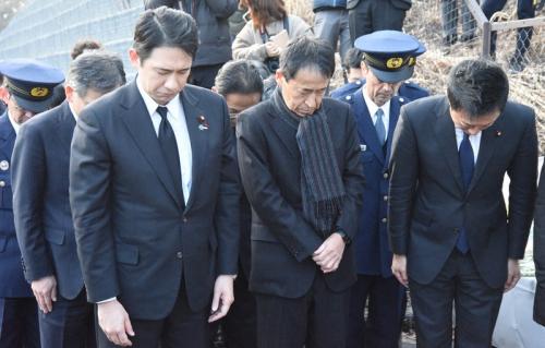 軽井沢のバス事故発生10年 遺族ら慰霊碑に献花 再発防止誓う | StartHome