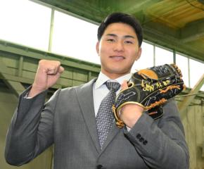 【DeNA】ドラ5成瀬脩人「恩返しできるように」NTT西日本の恩師から贈られたグラブと入寮 | StartHome