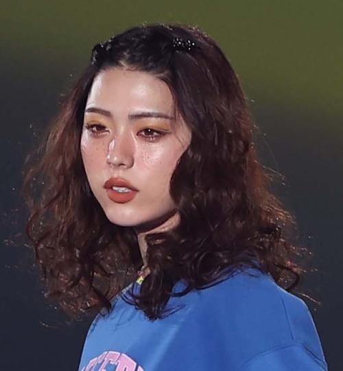 22歳美形モデル「性別ないは現時代に早かった」→「私は男の子」に「私の言葉に恥じらいは…」 | StartHome