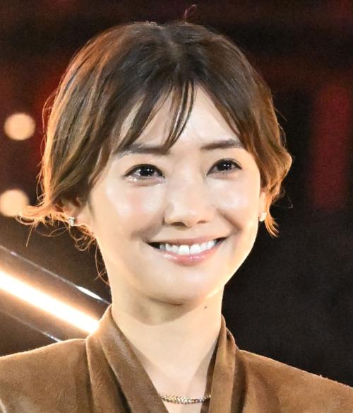 ゴチ新メンバー黒猫マスクは倉科カナ「新たな一面が出たらいなと思います」 | StartHome